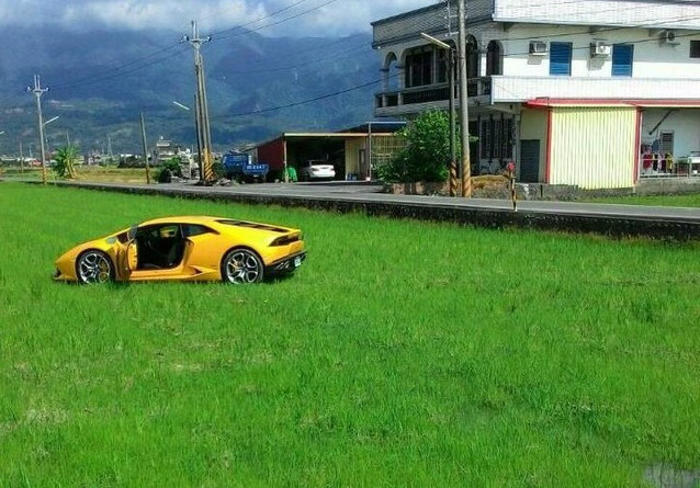 Lamborghini in Rice Paddy – Taiwan English News
